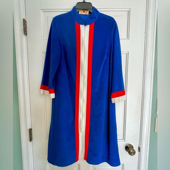 Sears | Intimates & Sleepwear | Vintage Velour Robe Sears C 975 Red ...